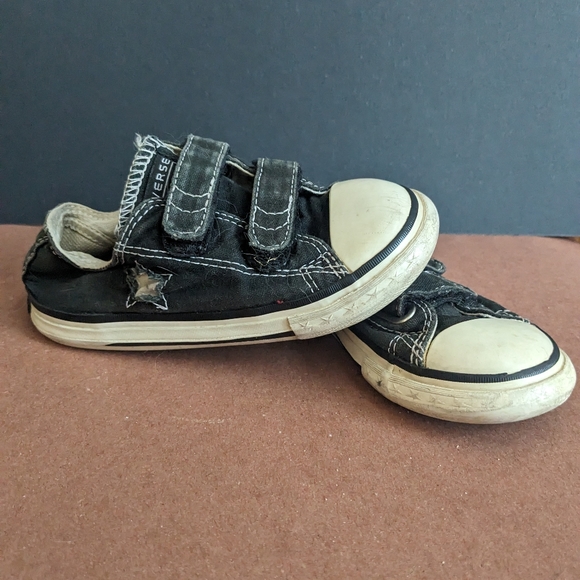 Converse | Shoes | Converse Size 9 Low Top Canvas Sneakers Toddler ...